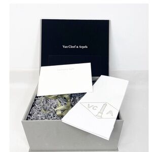 Van Cleef & Arpels | Jewelry | Van Cleef And Arpels Velvet Box New ...